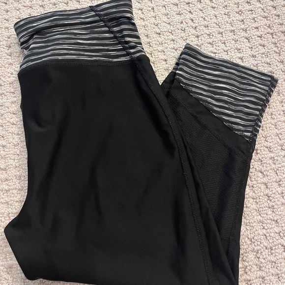 Xersion | Pants & Jumpsuits | Xersion Colorblock Workout Capri | Poshmark